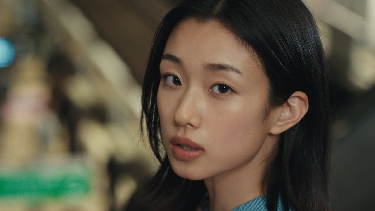 「もっと便利になるべきでしょ？」河合優実×Suica | 2025年の面白いCMを集めたウェブサイト | オモシロイCMマトメマシタ